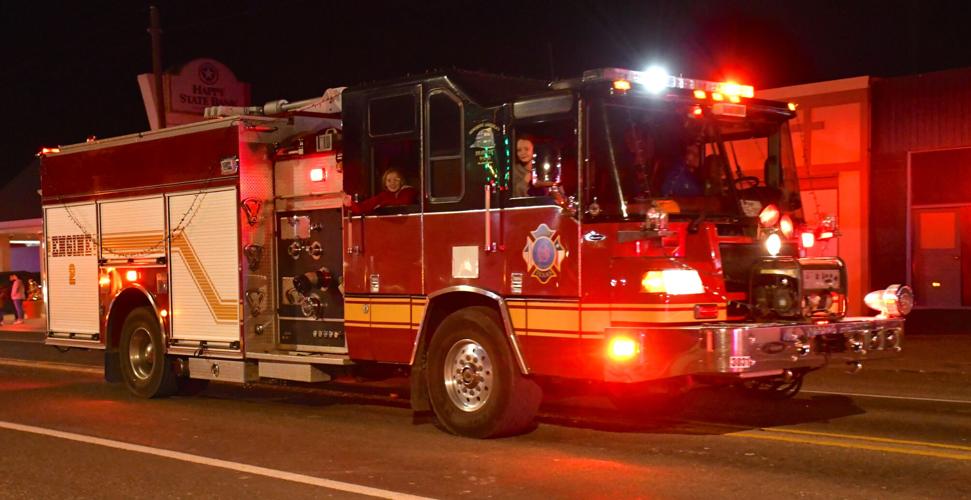 Sunray gets in the holiday spirit with Christmas Lights Parade | News ...