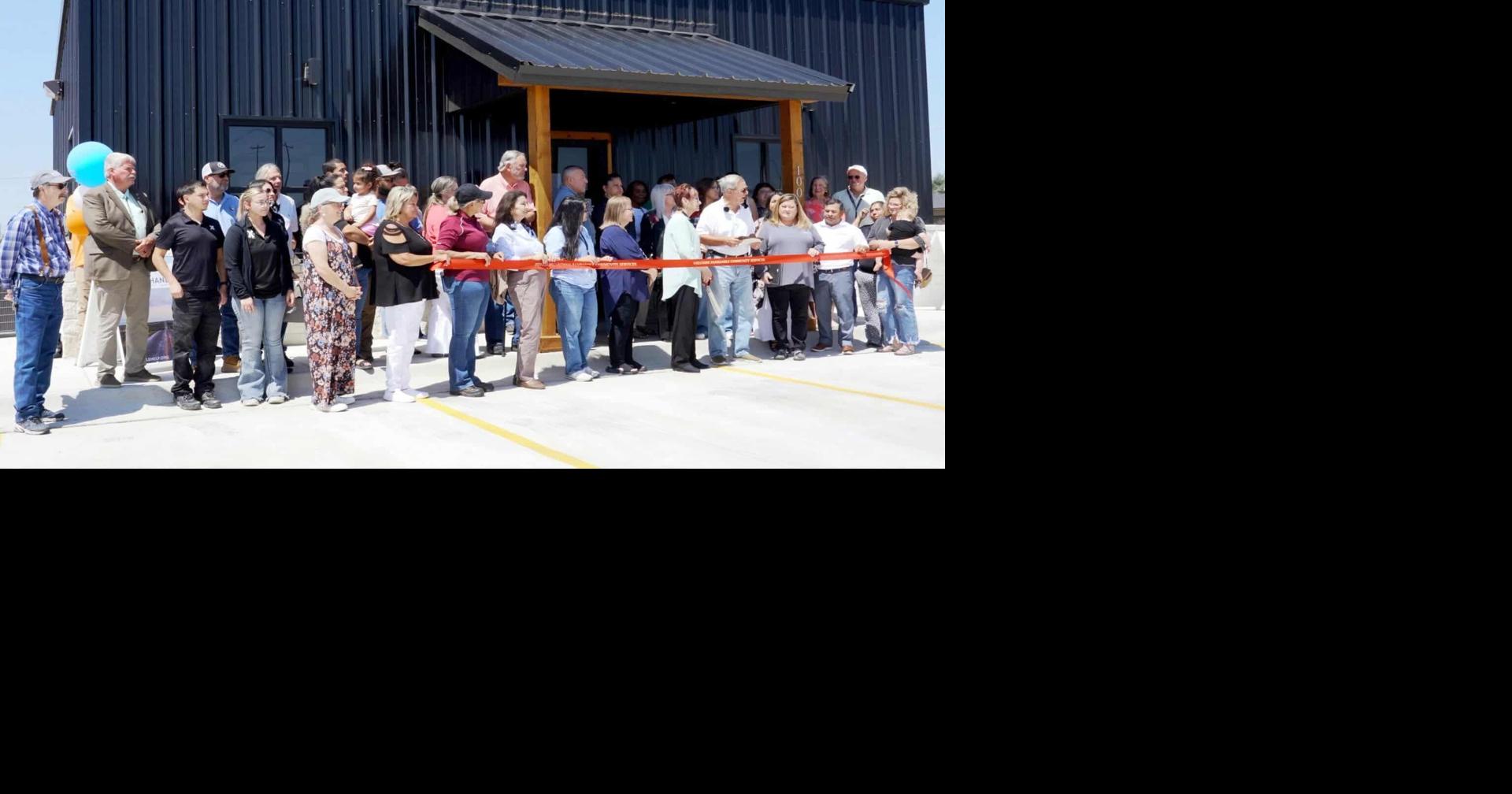 PCS officially opens new building in Dumas; honors two local men for ...