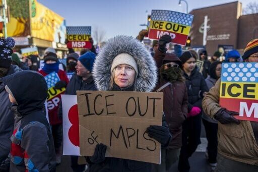 Protesters, US law enforcers clash after immigration agent kills woman ...