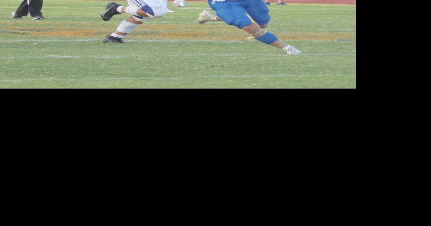 Bobcats edge past Bulldogs with 30-28 victory | Sports | moorenews.com