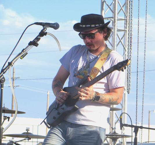 Bands draw big turnout for Ears and Beers Festival | Arts ...