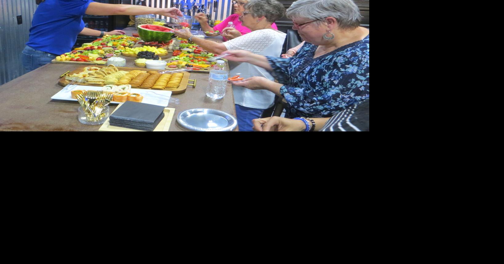 Backyards in Bloom draws record crowd Friday | News | moorenews.com