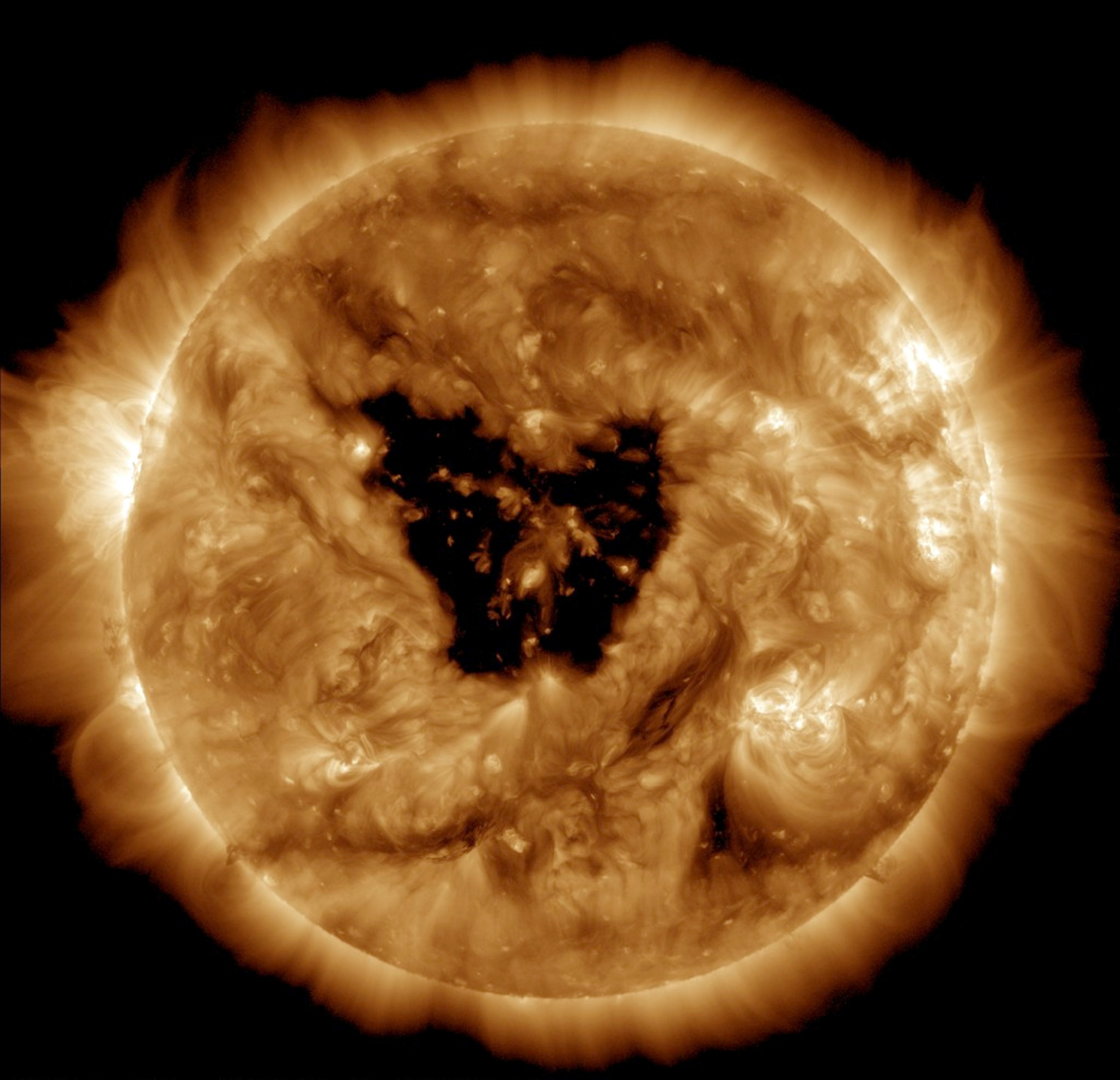 Butterfly-shaped hole appears on the Sun | National | moorenews.com