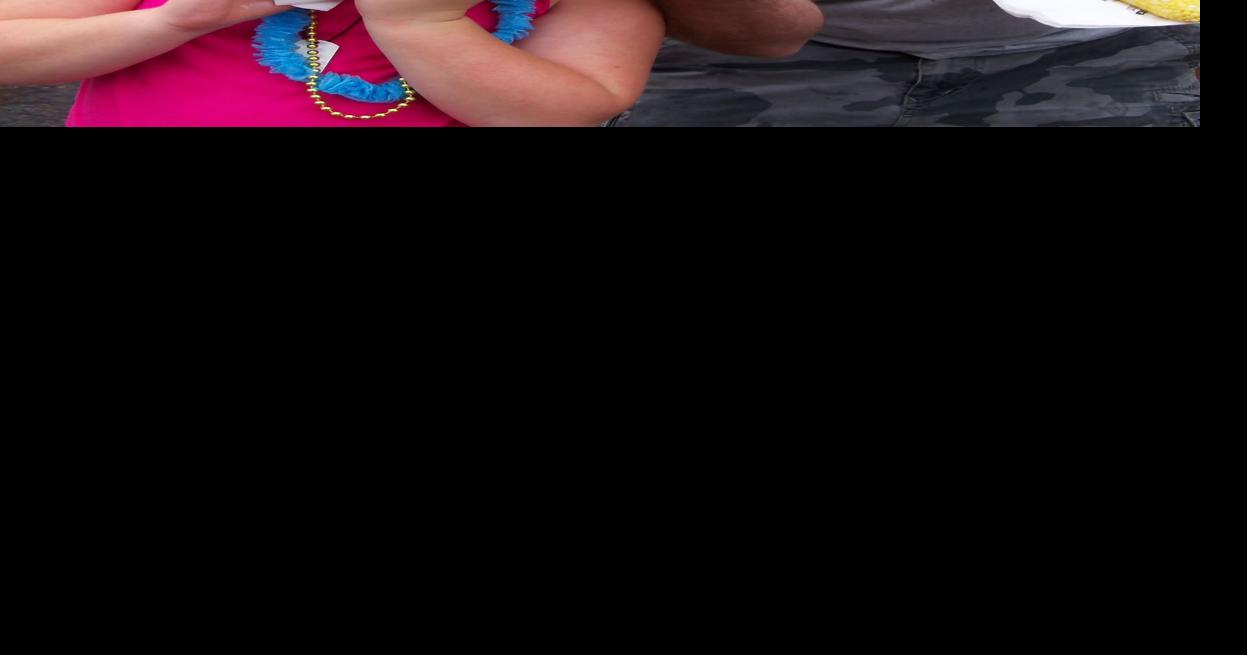 Crowds come out for corn on the curb | | moraminn.com