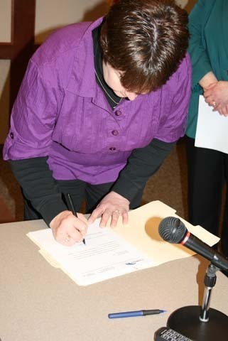 PHOTOS New members sworn in | | moraminn.com