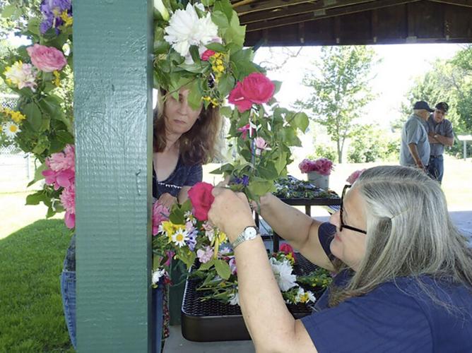 Locals gather to celebrate Scandinavian heritage at Midsommar event ...