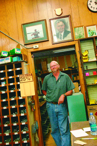 Outrun by big boxes, Soderberg’s will close | | moraminn.com