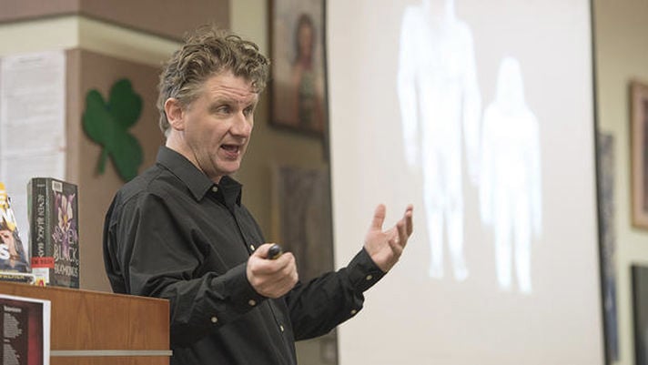 Paranormal researcher spends life chasing ghosts | News | moraminn.com