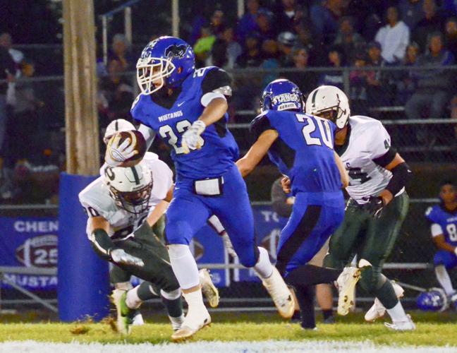 Sports Wrap: Mustangs football 1-1 as Mora players battle St. Paul ...