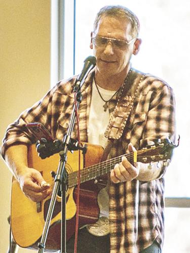 Tim Hadler to present ‘Strait to Branson’ show at Braham center | News ...