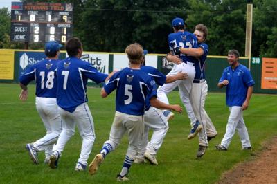Blue Devils walk it off over the Silverbacks | Sports | moraminn.com