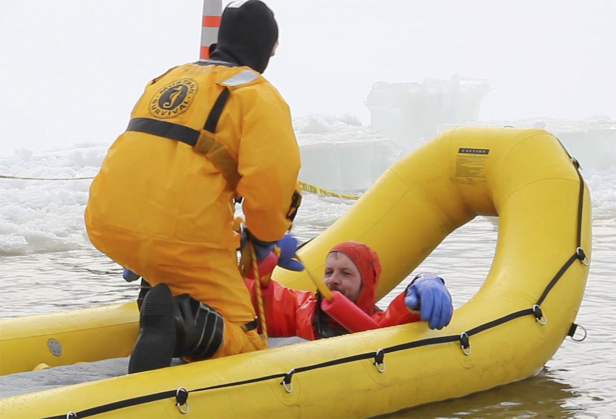 Firefighters practice cold water rescue | News | moraminn.com