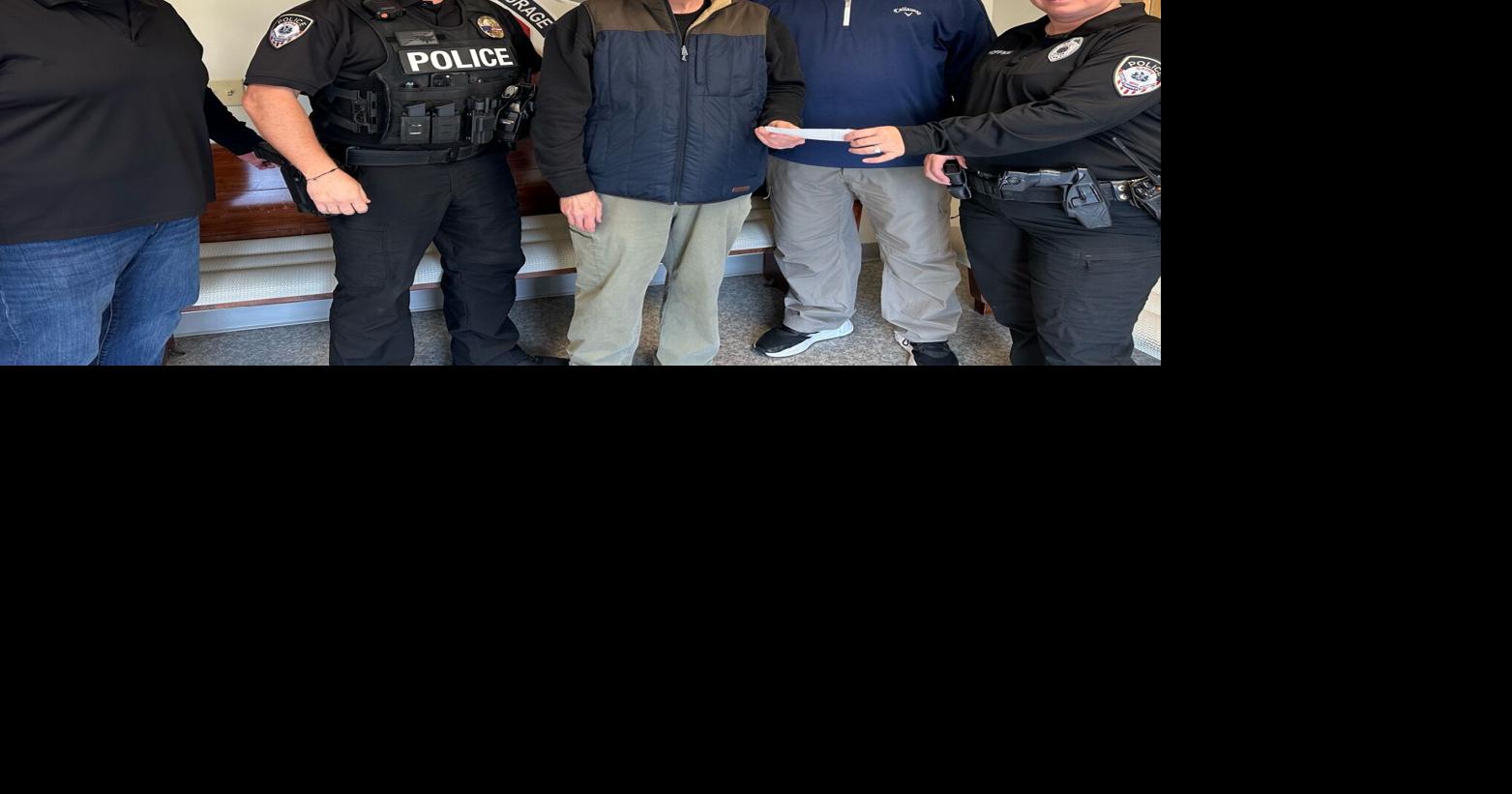 Sayre Borough Mayor donates to Sirens for Santa | News | morning-times.com