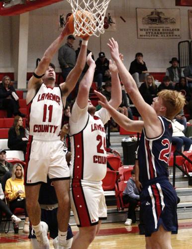 Lawrence County storms back to top Brewer | Sports | moultonadvertiser.com