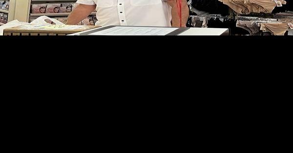 Chris Barta Bids Farewell to Jockey at the Village | News | mountain ...