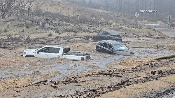 Massive Mudslide on Hwy 330 Sweeps Away Vehicles, Traps Motorists ...