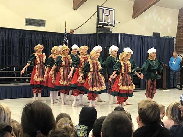 Young Dancers Perform for LAE | News | mountain-news.com