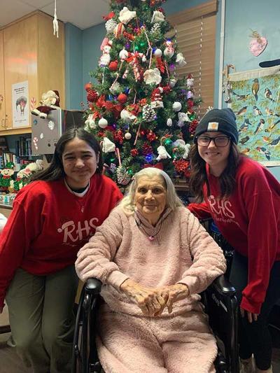 Rim High Cheer Spreads Holiday Cheer | News | mountain-news.com