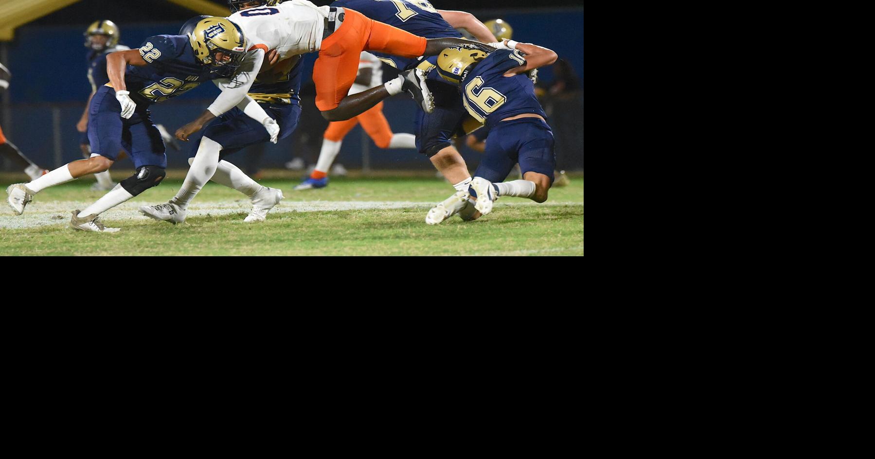 Dora holds off Fultondale 34-33 | Sports | mountaineagle.com