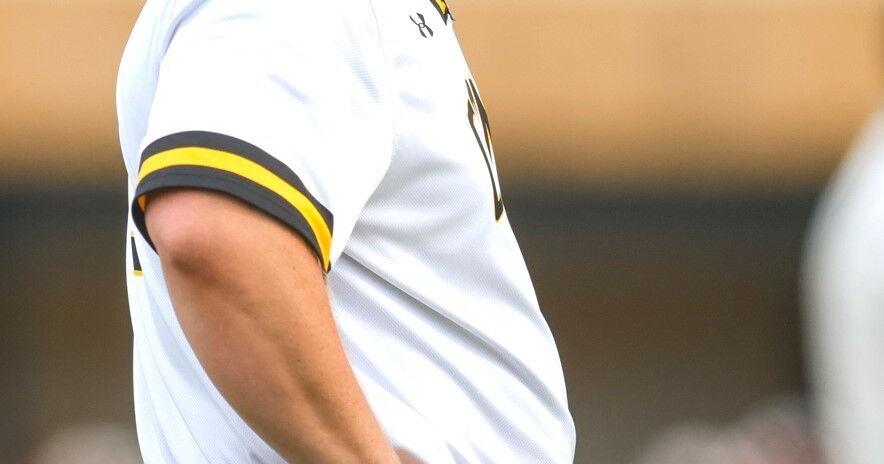 Corner bats come alive in Game 3 rout | Sports | mountaineagle.com