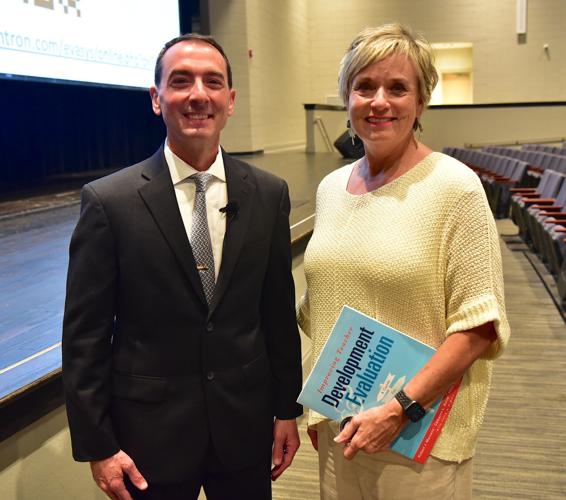 Marzano visits with Jasper City Schools staff | News | mountaineagle.com