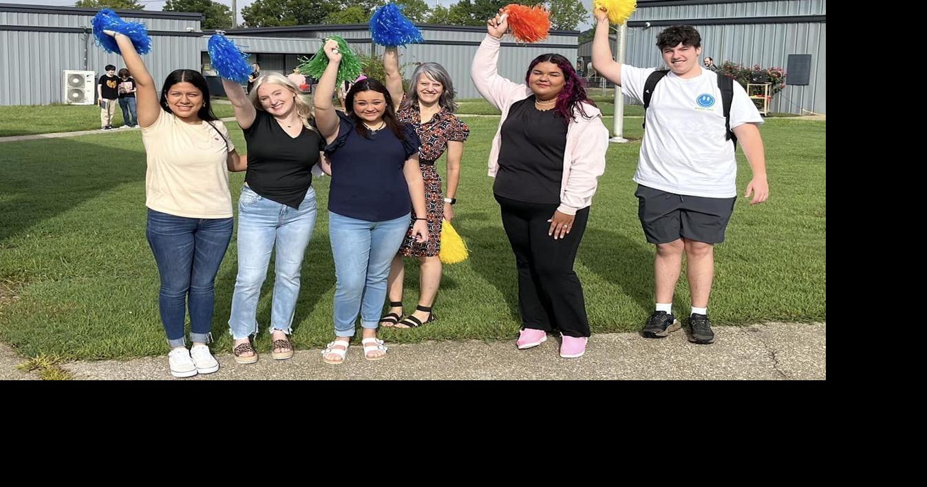 Students receive 'warm welcome' at WCCT | News | mountaineagle.com