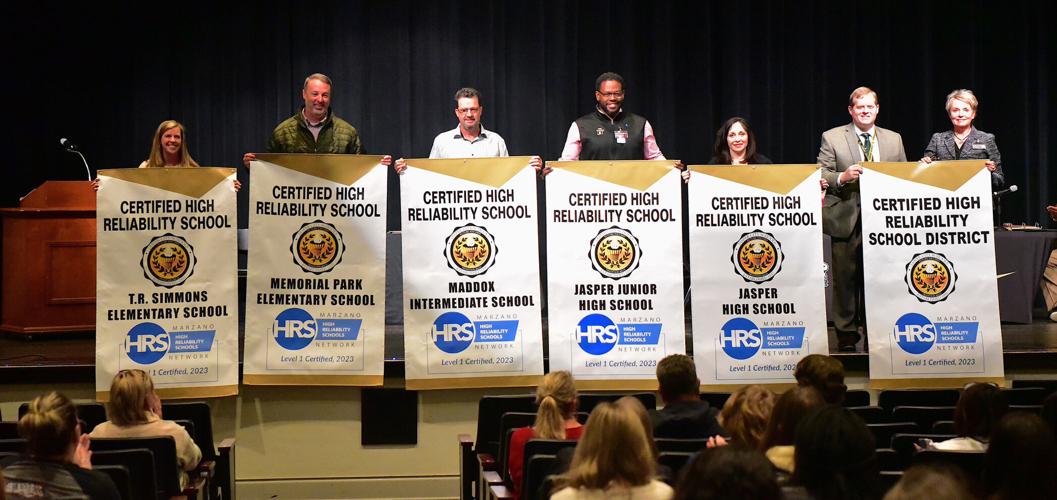 Jasper BOE recognizes several during meeting | News | mountaineagle.com