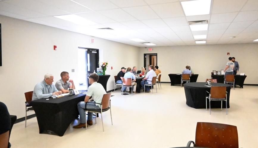Seniors complete industry interviews at WCCT | News | mountaineagle.com