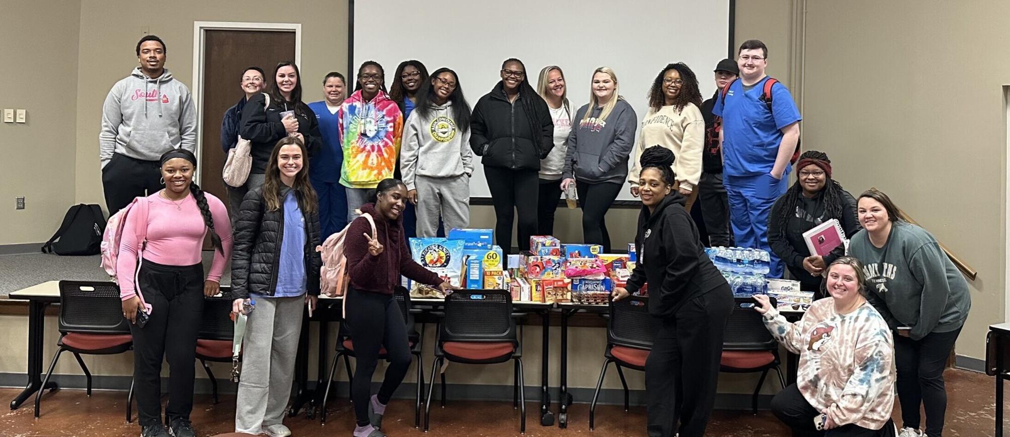 Bevill State nursing students hold food drive | News | mountaineagle.com