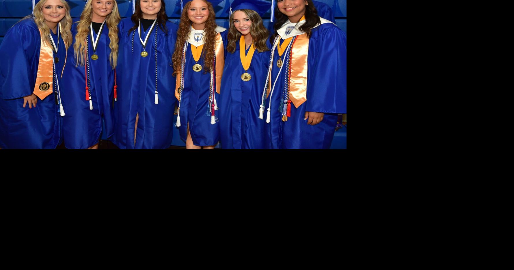 Carbon Hill hosts graduation ceremonies | News | mountaineagle.com