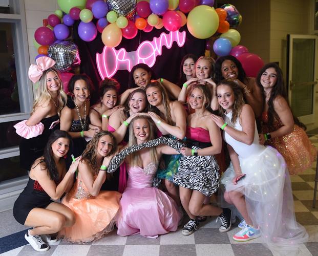 JHS cheerleaders host 'Tacky Prom' | News | mountaineagle.com