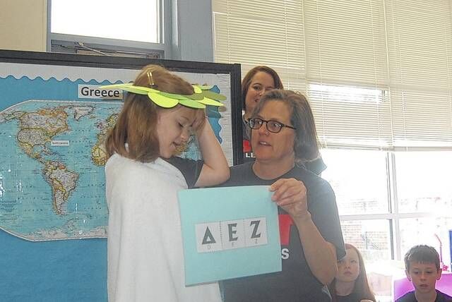 Tharrington teaching Global Leaders | Local News | mtairynews.com