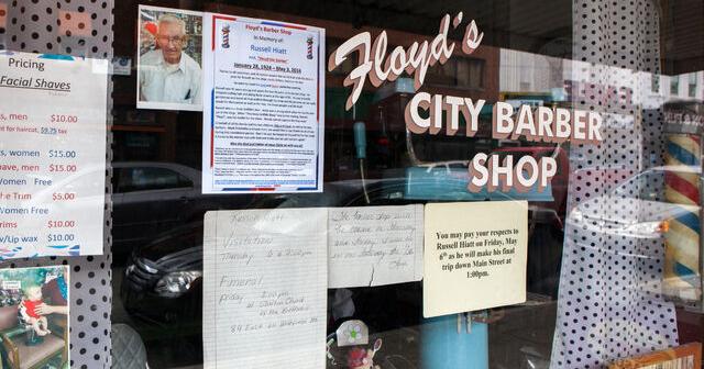 Mayberry says goodbye to beloved barber | Local News | mtairynews.com
