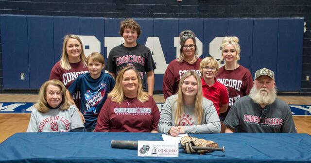 Bears’ Seagraves signs NLI with Concord | Sports | mtairynews.com