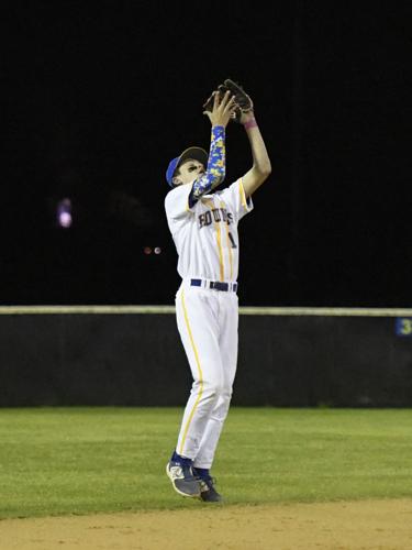 Greyhounds snap Falcons' 7-game win streak | Sports | mtairynews.com