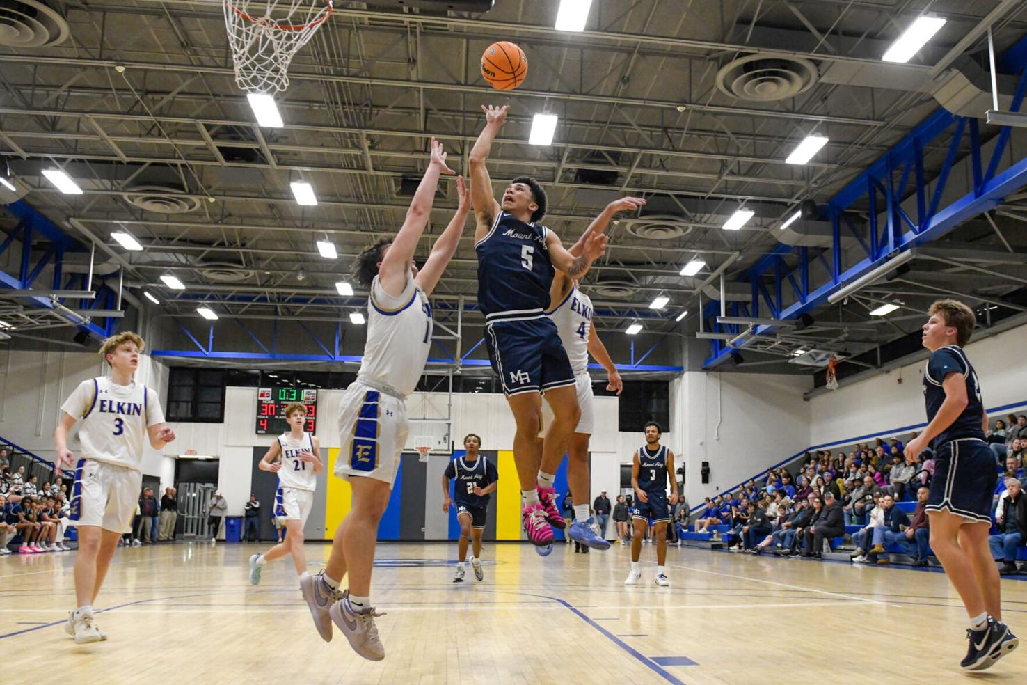 Fourth-quarter run carries Mount Airy past Elkin | Sports | mtairynews.com