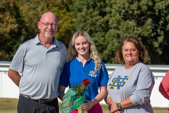 Greyhounds honor senior golfers | Sports | mtairynews.com