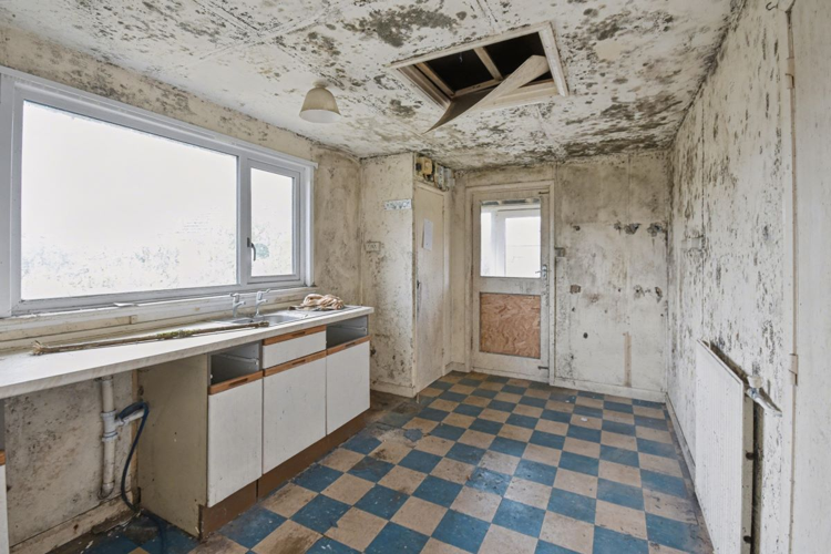 Why this rundown house sold for a quarter of a million dollars ...