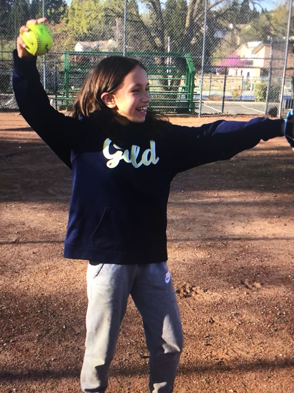 Foothill Gold’s youngest softball team keeps its eye on the ball ...