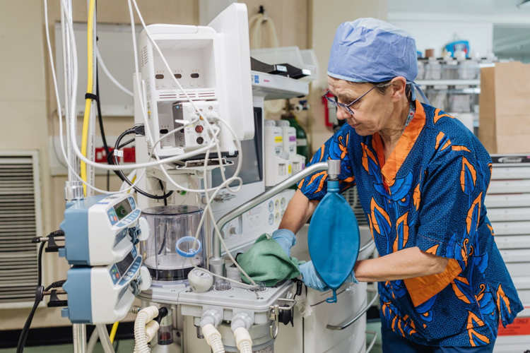 Mom with mango-sized tumor gets life-saving surgery | Health ...
