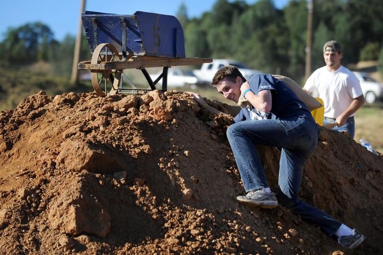 69th John M. Studebaker Wheelbarrow Races | Photo Galleries ...