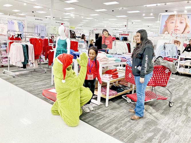 Snowball event fulfills Christmas wishes | News | mtdemocrat.com
