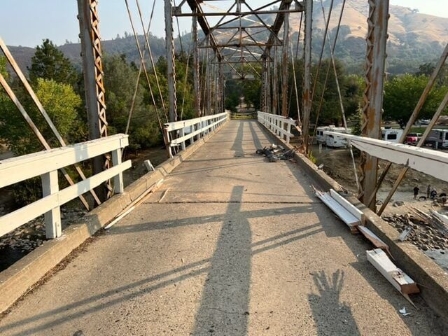 Crash closes Mt. Murphy Bridge | News | mtdemocrat.com