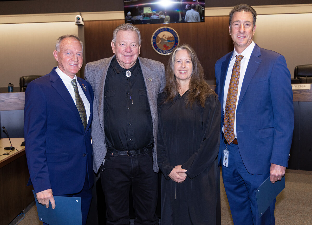 Supes take the oath | News | mtdemocrat.com