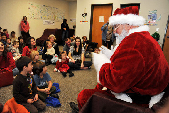 Santa at the Cameron Park library | Photo Galleries | mtdemocrat.com