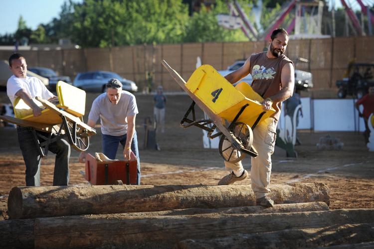 69th John M. Studebaker Wheelbarrow Races | Photo Galleries ...