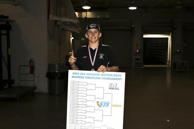 9 qualify for state wrestling meet | Sports | mtdemocrat.com