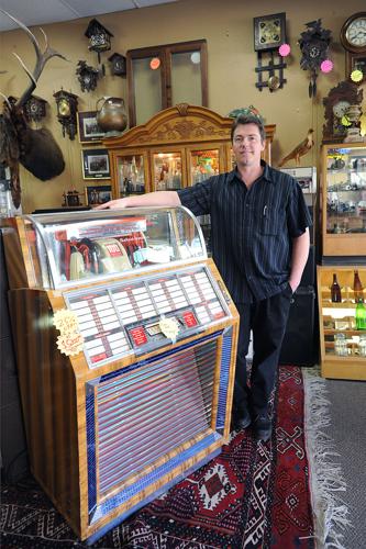 Hangtown Antiques | Photo Galleries | mtdemocrat.com