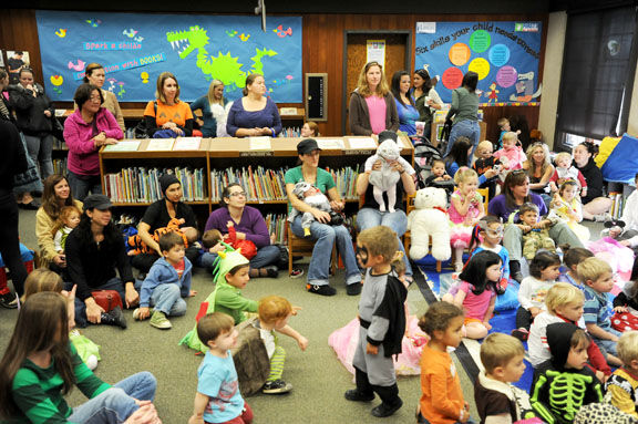 Spooky Story Time | Photo Galleries | mtdemocrat.com