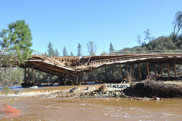 American River swells wreak havoc on bridge construction in Coloma ...